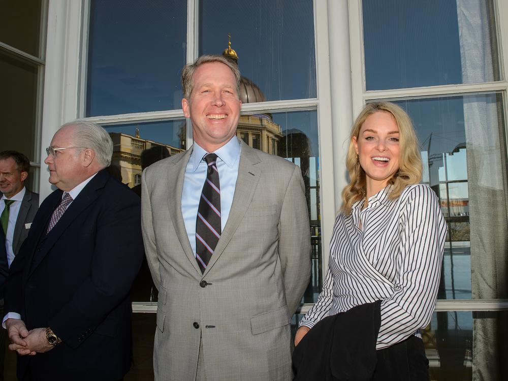 Triumph über den Sozialismus: Stiftung der Familie Bush begleitet ...