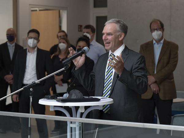 Neues 48-Millionen-Euro-Forschungszentrum: Der Ort, an dem ein Nasenspray gegen Corona ...