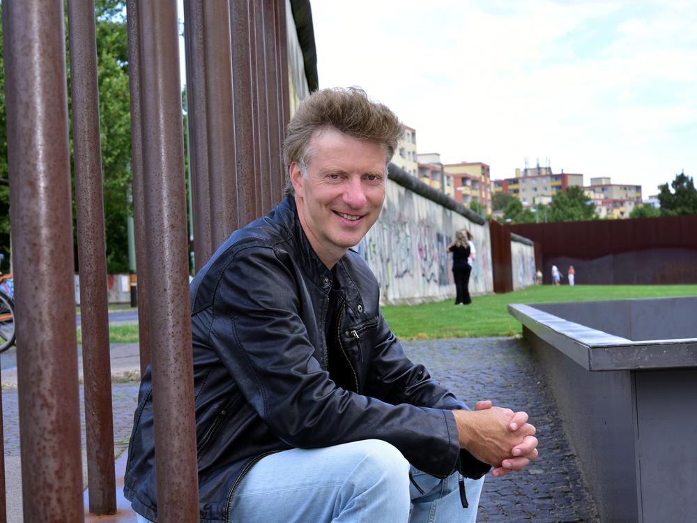 Die DDR von beiden Seiten, bitte: Der deutsche Geschichtsunterricht und ...