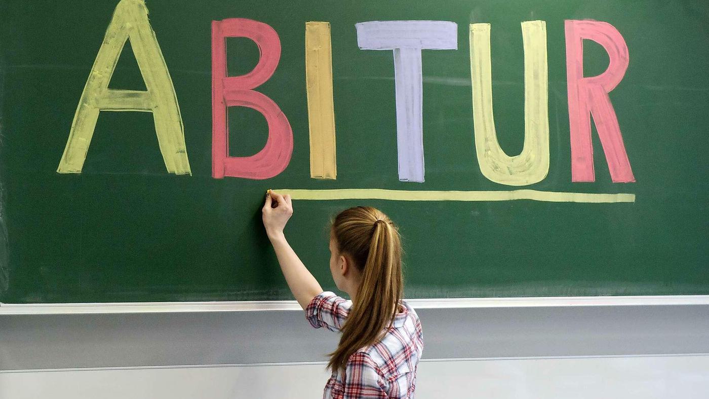 Abitur in Berlin: Abiturienten halten guten Durchschnitt von 2,4