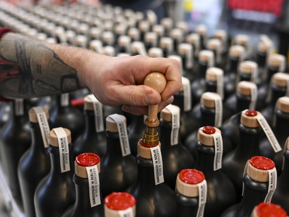 Likörfabrik Mampe: Die Berliner Kultmarke aus dem Kaiserreich erfindet ...