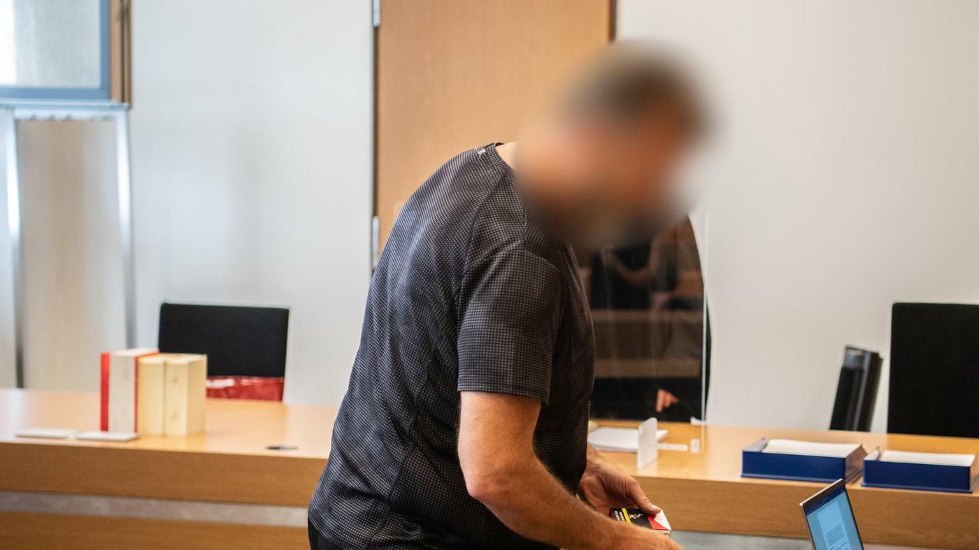 Prozess um Beleidigung eines Polizisten: Berliner Clan-Chef Issa Remmo ...