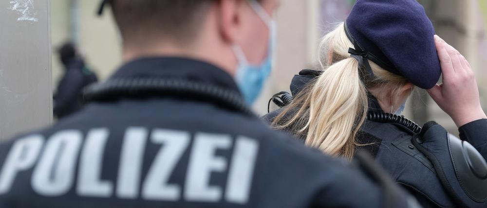 „Keiner will da arbeiten“ : Personalmangel in der 110-Einsatzzentrale der Berliner Polizei