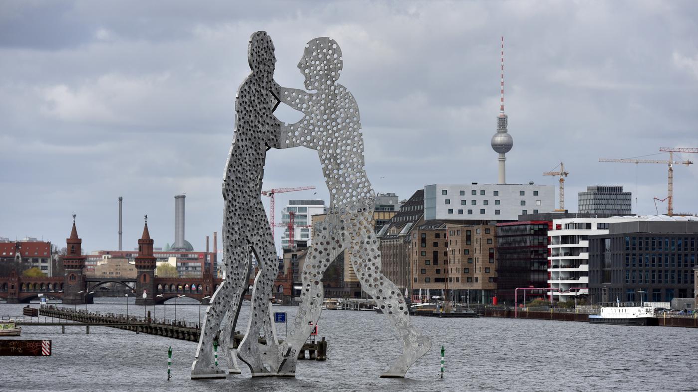 Kein Durchgang möglich: Warum der Uferweg an der Arena in Treptow noch ...