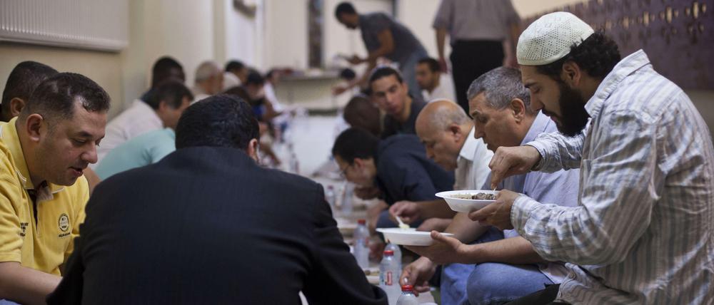 Erzbistum Berlin lädt zum Fastenbrechen: Muss der Ramadan katholisch ...