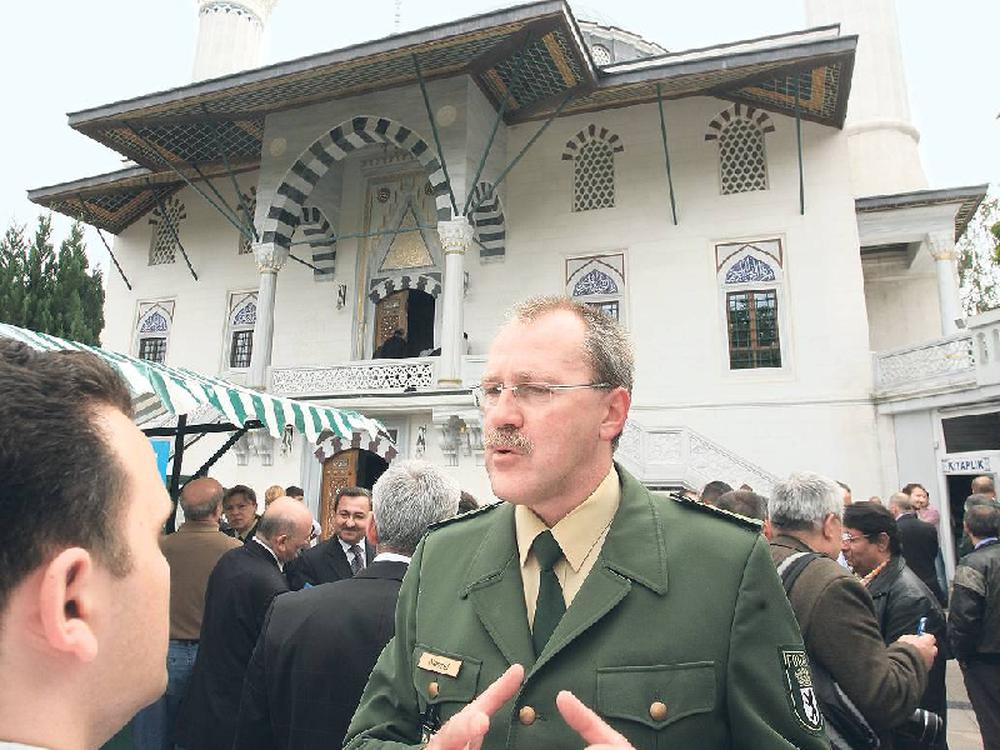 Kreuzberg, Afghanistan, Kambodscha: „Mein Leben als Berliner Polizist ...