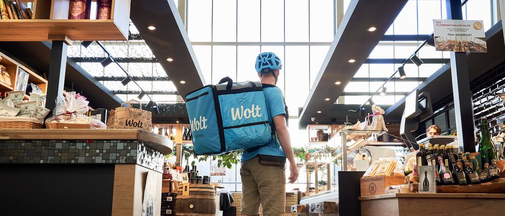 Ware soll innerhalb von 35 Minuten kommen: Lieferdienst Wolt lässt Kuriere jetzt auch für ...