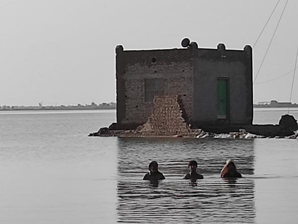 Ein Land unter Wasser: Wie Pakistaner der Katastrophenflut trotzen