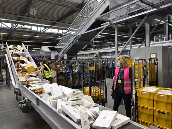 Paketboten packen aus: „Im Schnitt bleibt bei uns ein Viertel aller ...