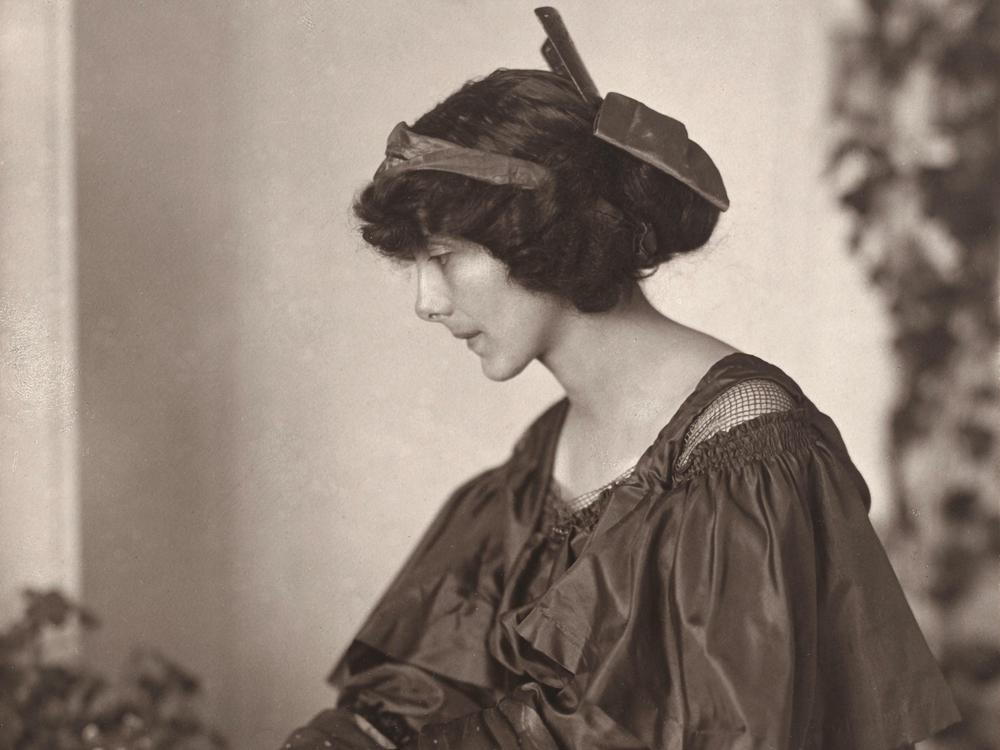 Ausstellung Modebilder - Kunstkleid: Mode zum Atmen und Denken