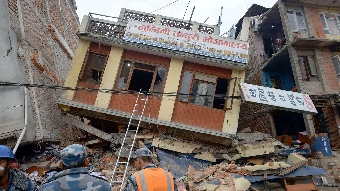 Nepal ringt mit den Folgen der Katastrophe: Überleben nach dem Erdbeben