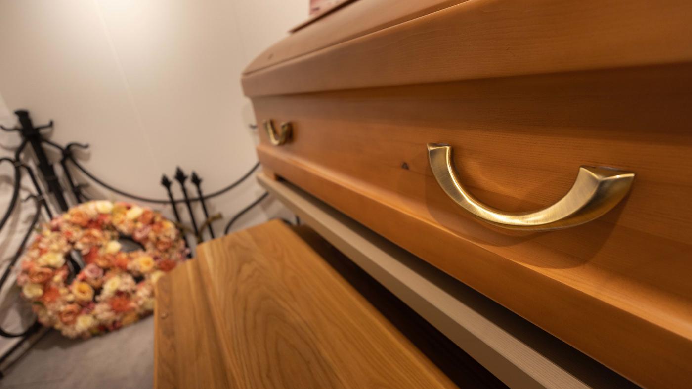 „Auferstehung“ in Ecuador: Frau wacht bei ihrer eigenen Totenwache im ...