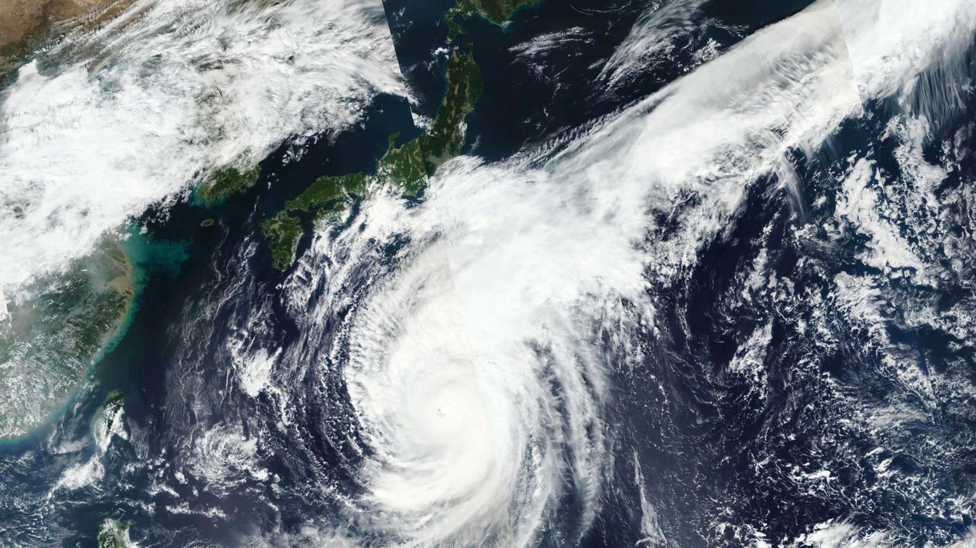 Tokio im Auge des Sturms?: Japan bereitet sich auf Extrem-Taifun ...