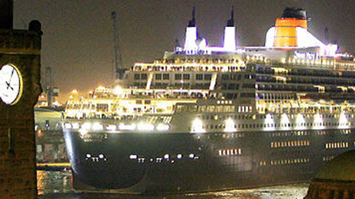 Ozeanriese: "Queen Mary 2" in Hamburg