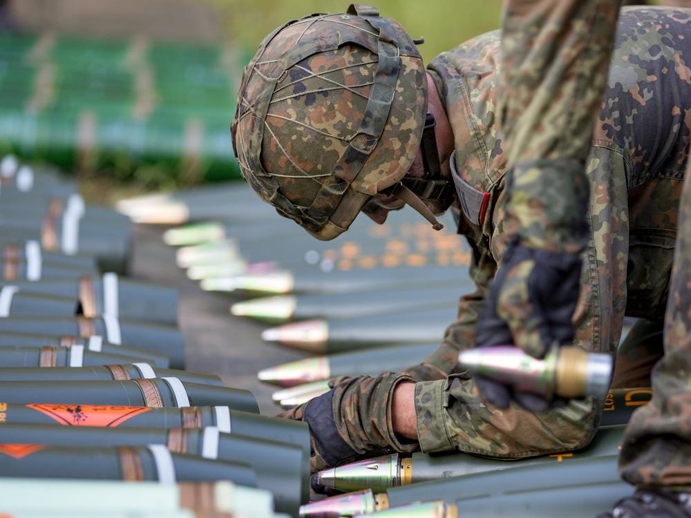 Wo die DDR einst Kalaschnikow-Munition herstellte: Diehl Defence ...