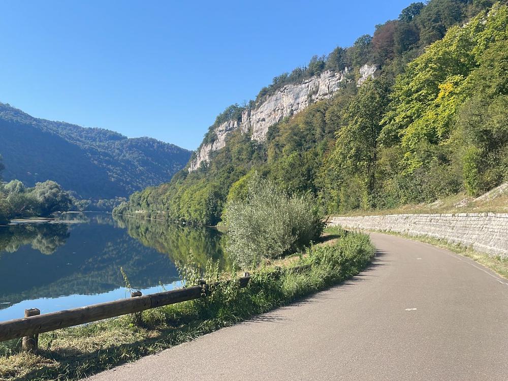 Unterwegs mit dem Rad: Durch spanische Dörfer und französische Landschaften