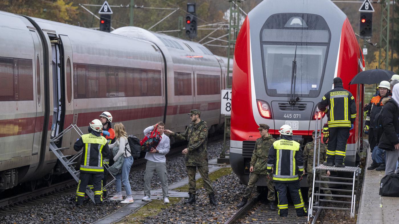 Strecke wieder frei: ICE streift in Bayern Regionalzug an einer Weiche – sieben Verletze