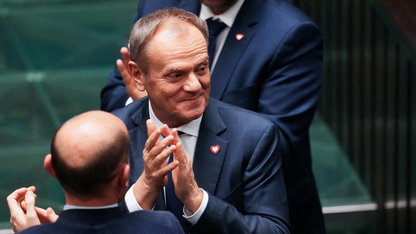 Machtwechsel vollzogen: Polens Präsident vereidigt neuen Regierungschef Tusk