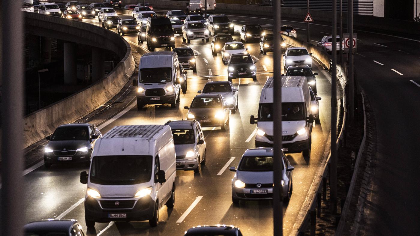 Sperrungen, Staus, Reiseverkehr: Mit diesen Einschränkungen müssen ...