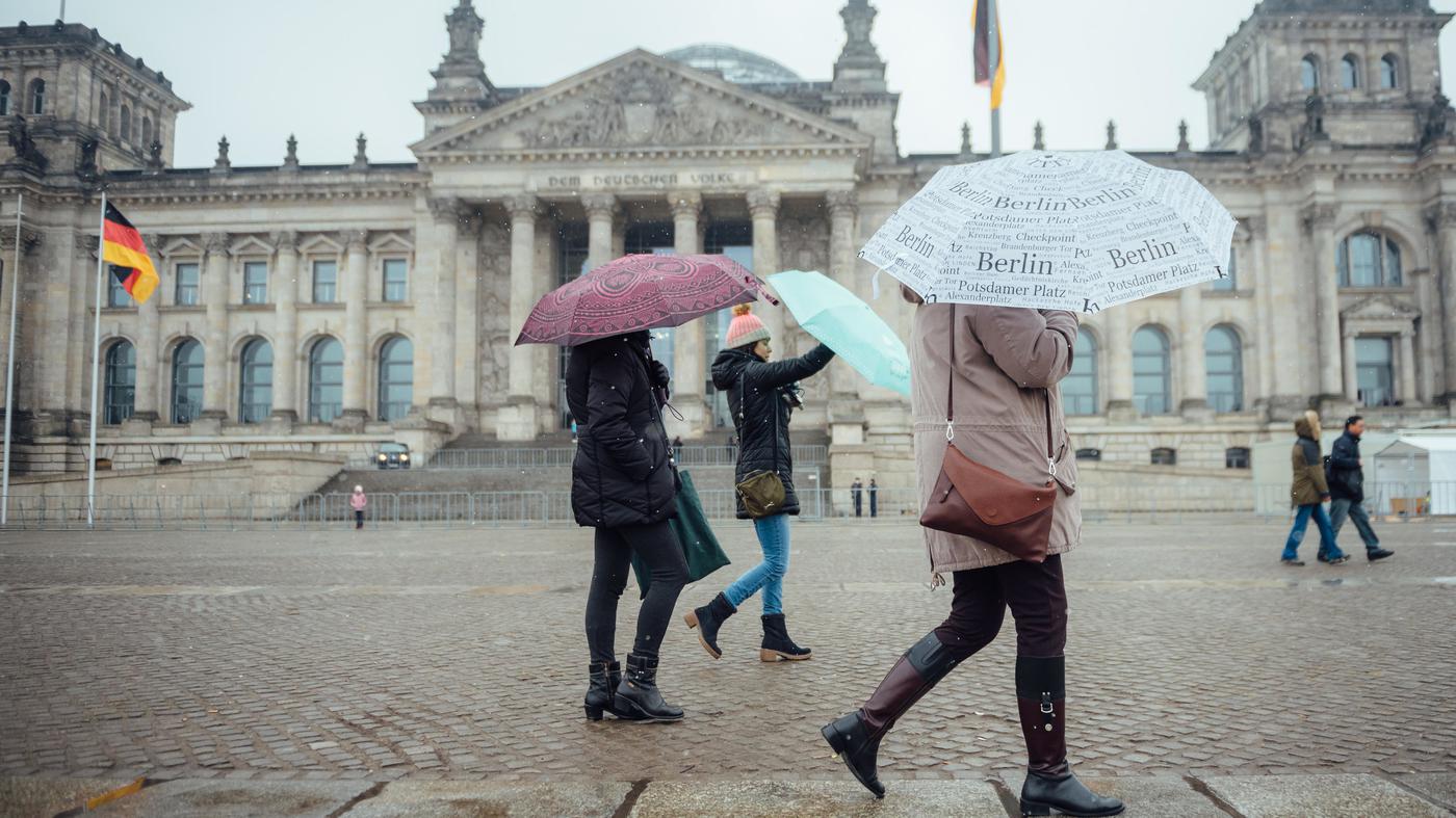 Nachts wird Schneeregen erwartet : Bedeckter Himmel und Regen am Donnerstag in Berlin
