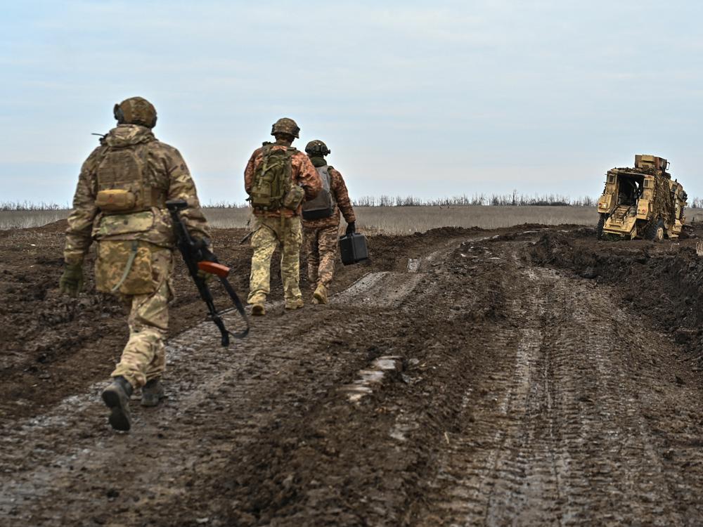 „Besatzer schicken Selbstmordkommandos“: Russische Truppen nehmen ...