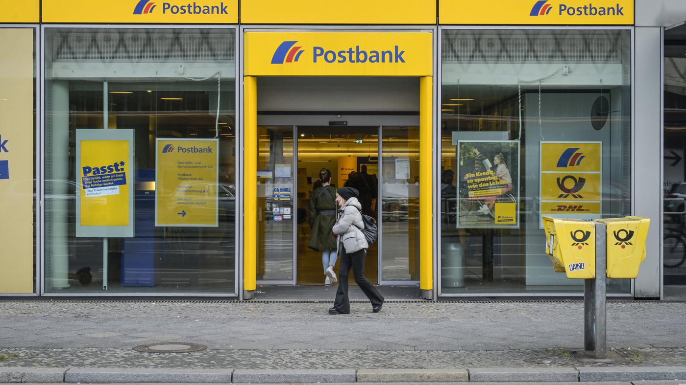 Wege in die Filialen werden weiter: Zahl der Bankfilialen in ...