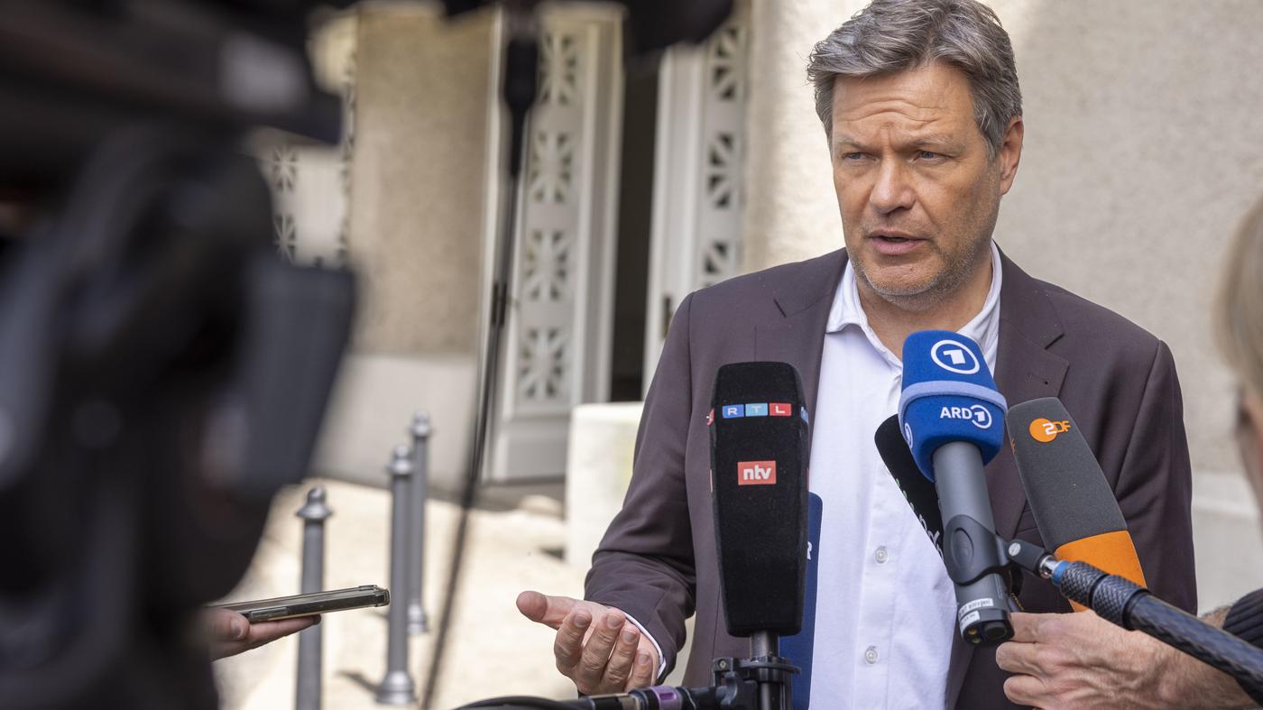 Interne Bedenken ignoriert?: Habeck will alle Akten zum Atomausstieg an Ausschuss übergeben