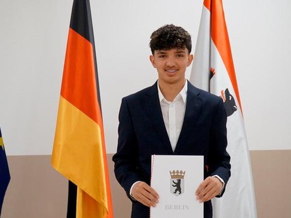 Vom Flüchtlingsboot im Mittelmeer zu Hertha BSC: Wie Íbrahim der Hölle entkam und im Fußball ...