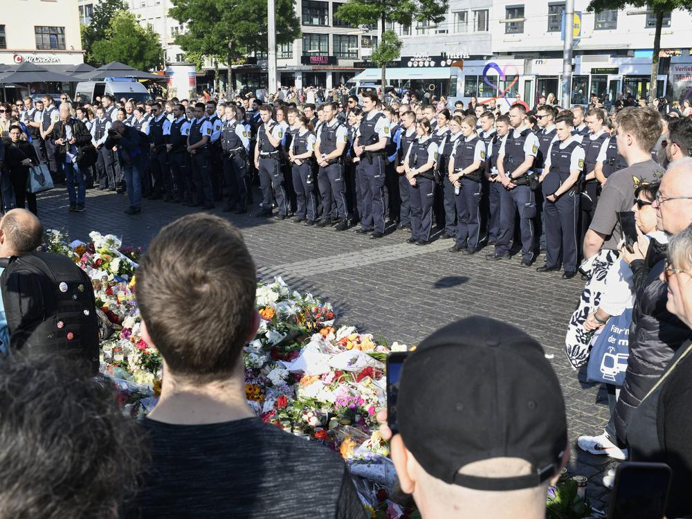 Nach tödlicher Messerattacke auf Polizisten: Unionspolitiker fordern Abschiebungen nach ...