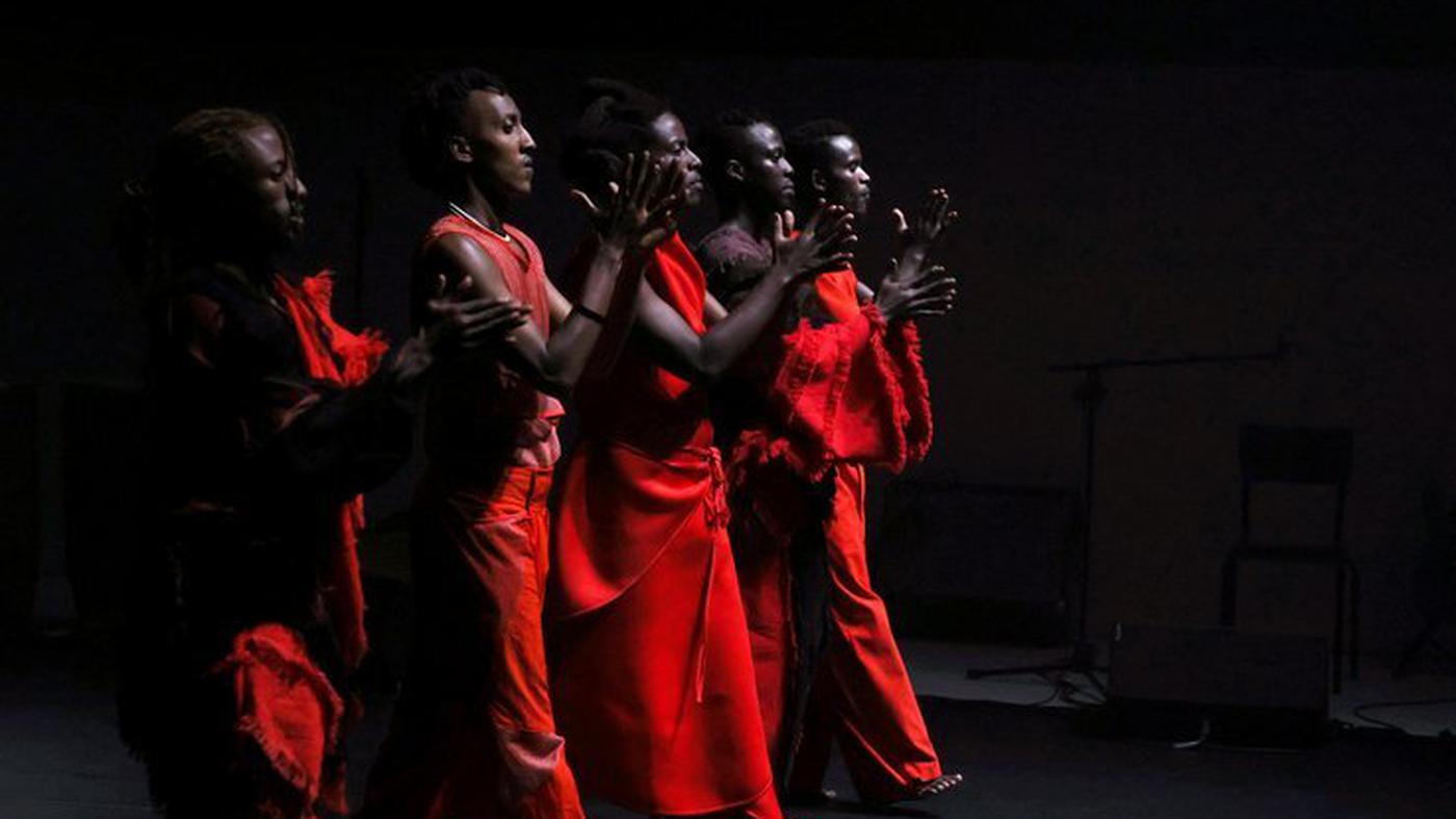 Tanz im August eröffnet mit „Umuko“: Wie die neue Generation nach dem ...