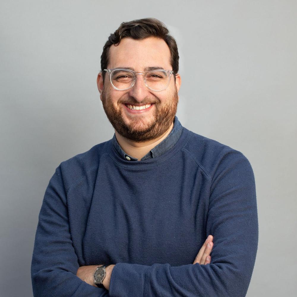 Mit ihm will Harris Trump schlagen : Tim Walz und der Auftritt seines ...