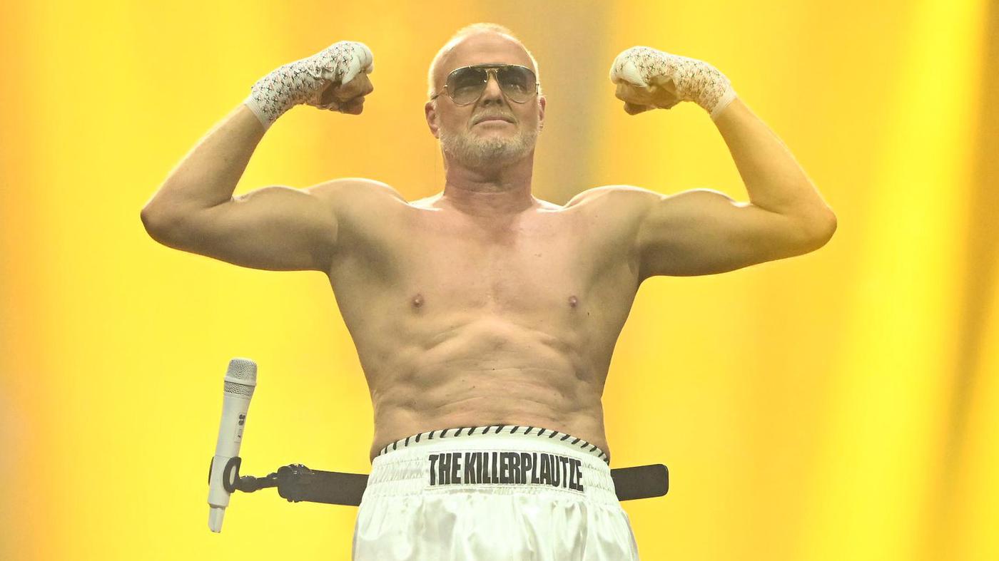 Spektakel bei RTL: Stefan Raab verliert Boxkampf gegen Regina Halmich ...