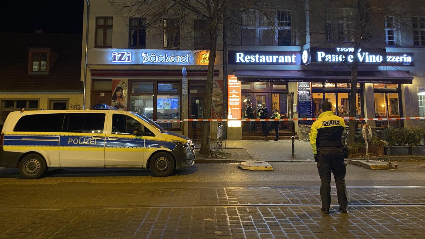 Großfahndung der Polizei in Potsdam-Babelsberg: Streit von Fußballfans ...