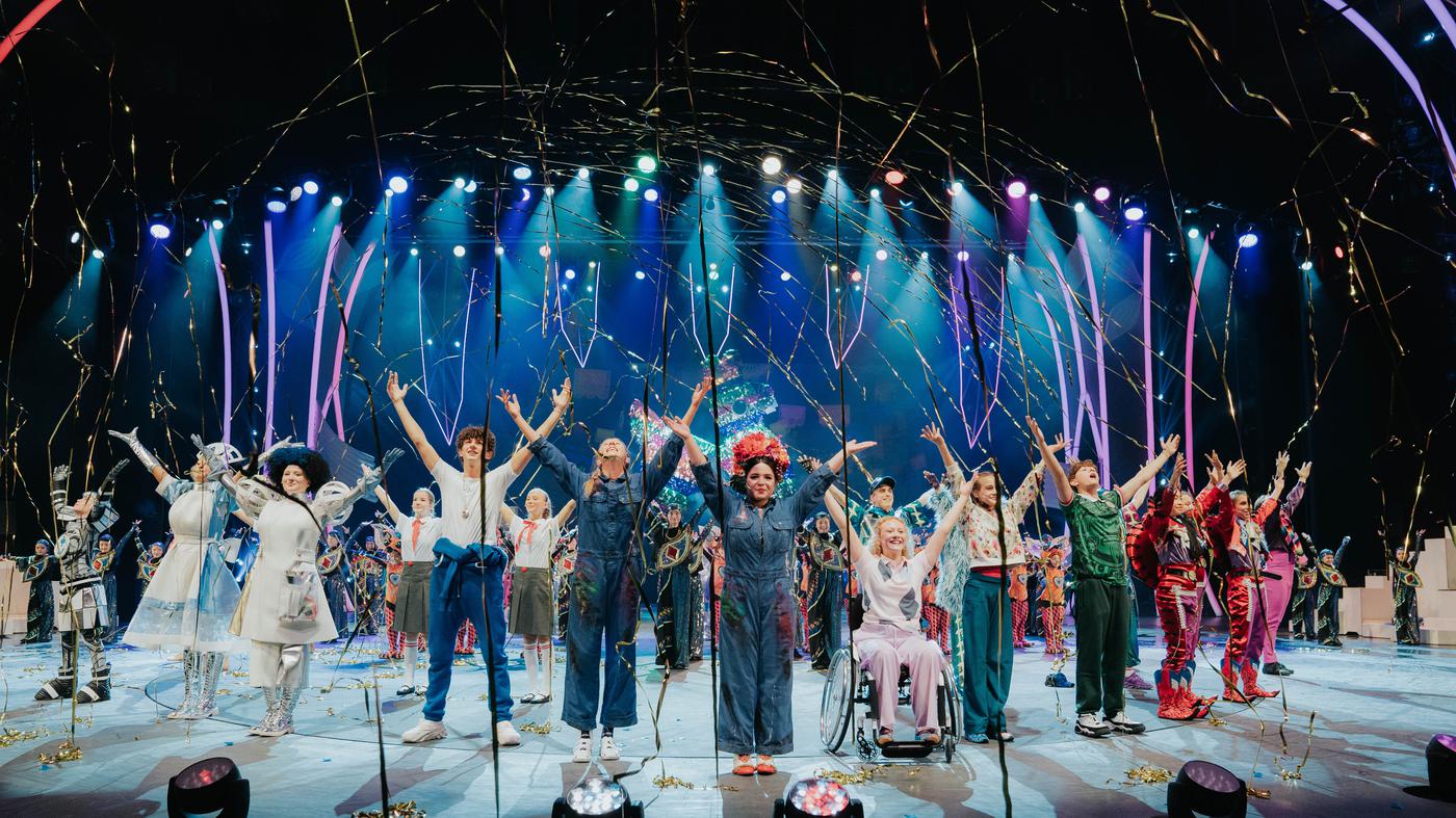 Neue Young Show im Berliner Friedrichstadt-Palast: Als sich die junge Frida Kahlo in eine ...