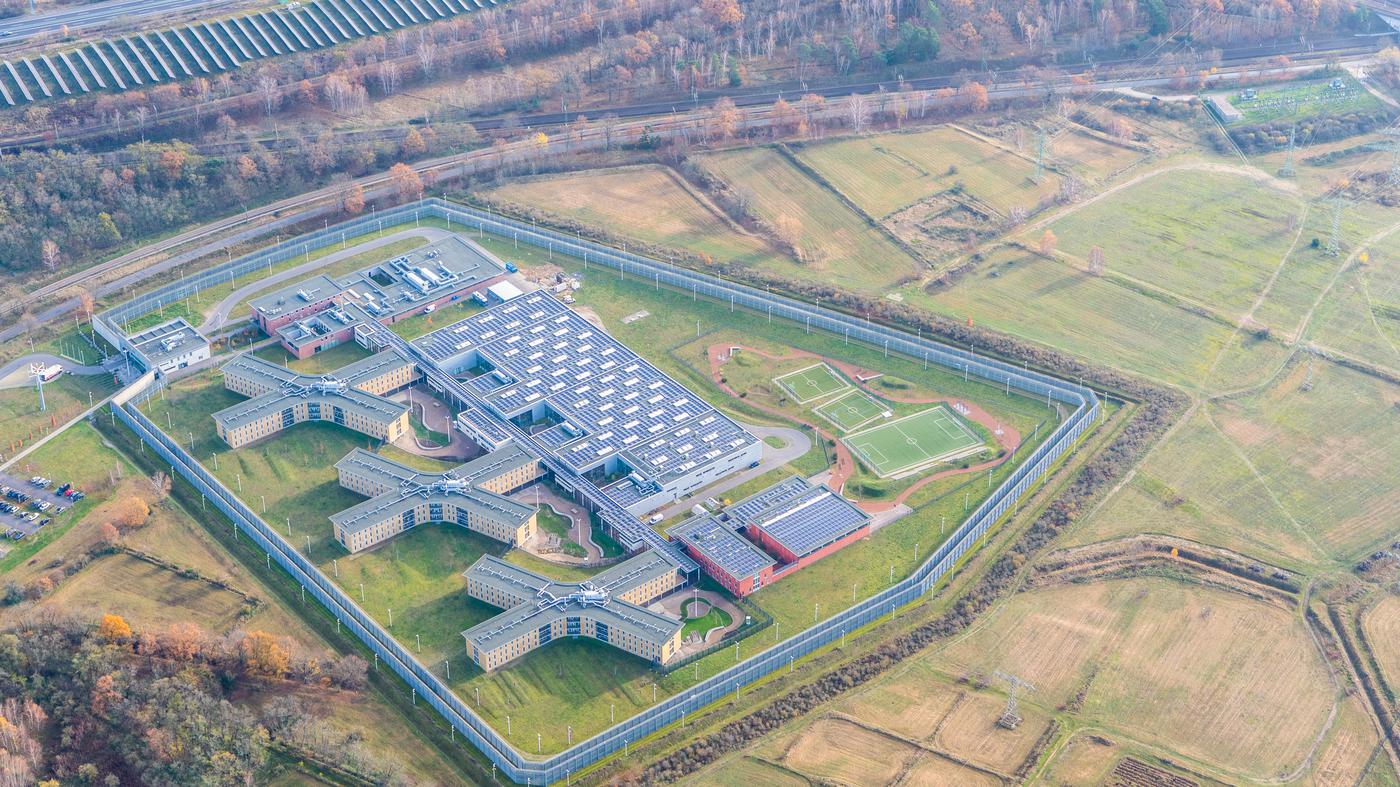 Humaner Bau im Test: So sieht es im Berliner Vorzeigegefängnis aus