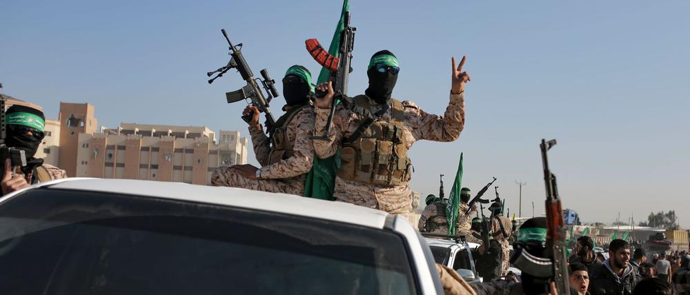 Geisel-Freilassung: Armee: Sieben Geiseln in Gaza ans Rote Kreuz übergeben