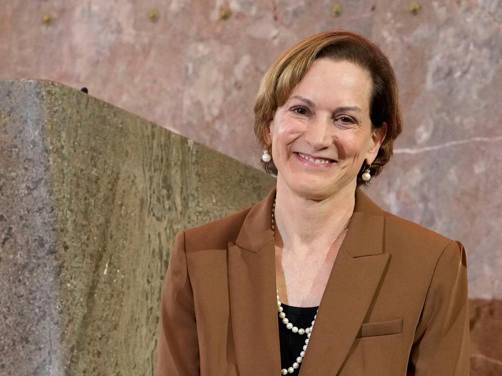 Historikerin Anne Applebaum: „Ein Fünftel der Bevölkerung hat sich ...