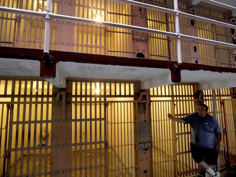 Berühmte Gefangene und spektakuläre Fluchtversuche: Was das Alcatraz ...