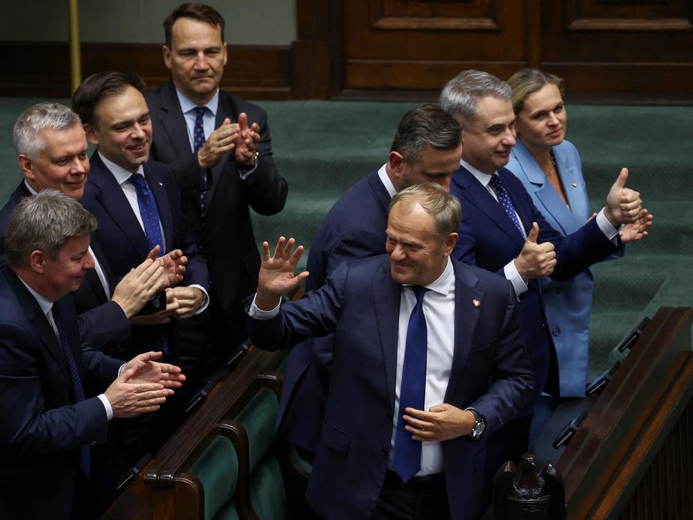 Machtprobe in Polen nach Präsidentschaftswahl: Premier Tusk gewinnt Vertrauensabstimmung im ...