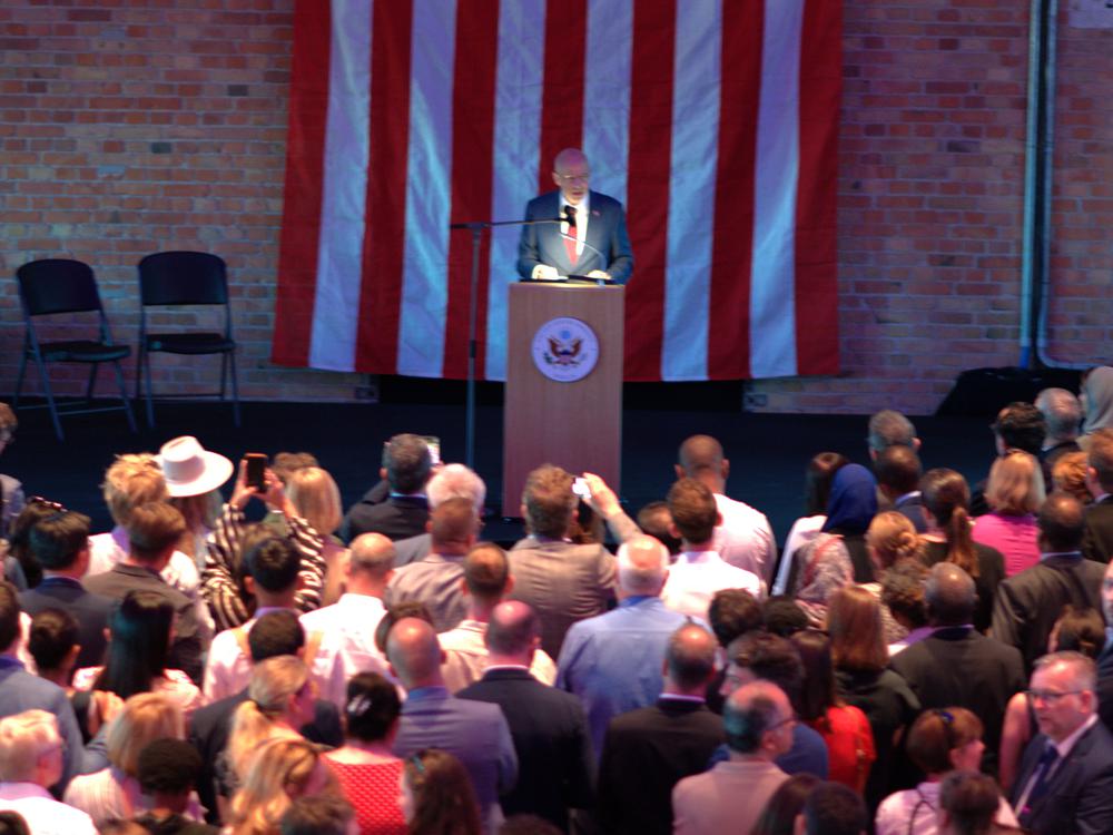 In der Freundschaft zählt jeder Einzelne: Mehr als 2000 Gäste feiern in ...