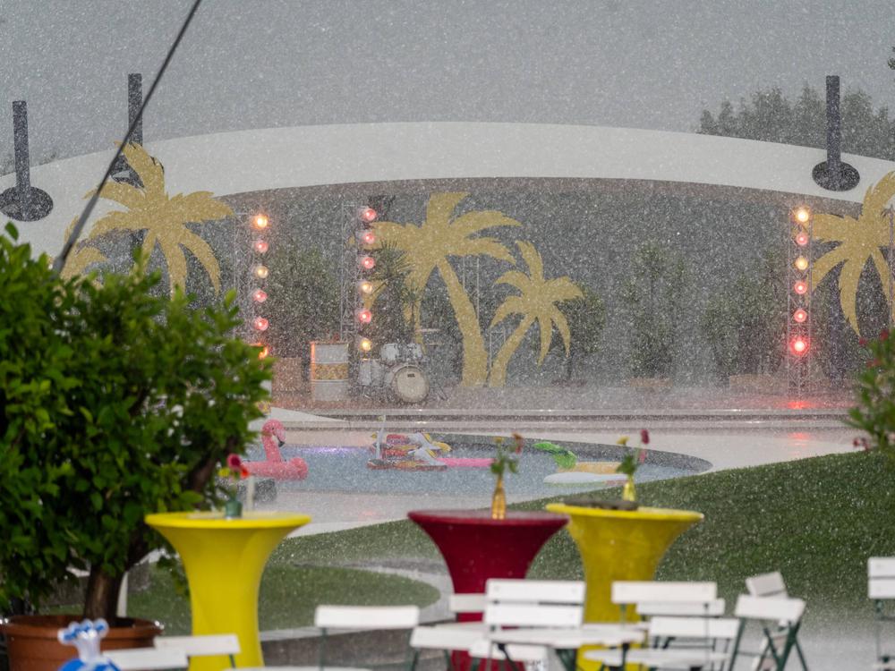 Gewitter in Mainz: ZDF-„Fernsehgarten“ geräumt – 6000 Zuschauer müssen ...