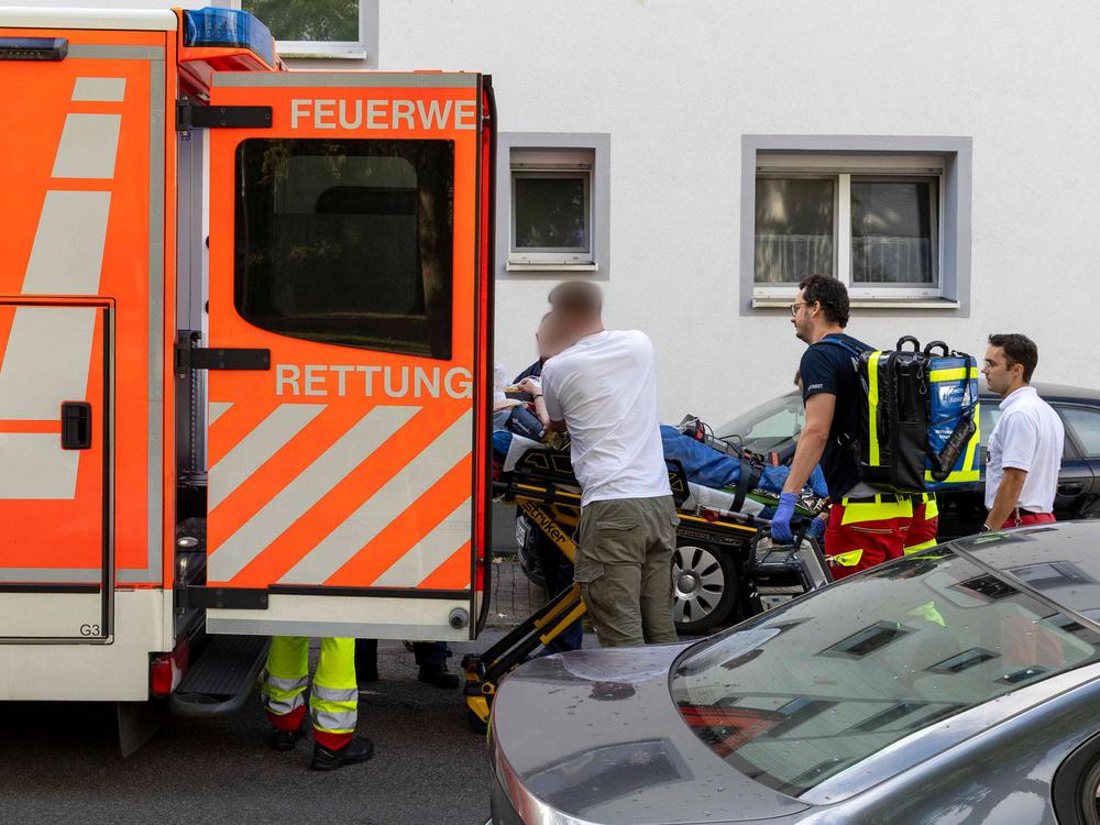 Nach Messerangriff an Schule in Essen: Mordkommission ermittelt – Lehrerin und Schüler operiert