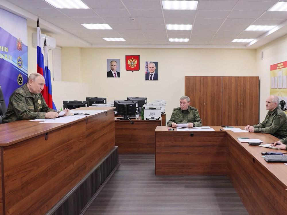 Erst dritter Auftritt in Camouflage: Was könnte Putin mit dem Tragen ...