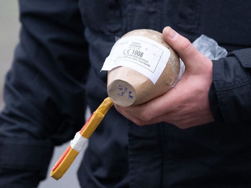 Mutmaßliche Kugelbombe explodiert: Potsdamer Kind durch Böller schwer ...