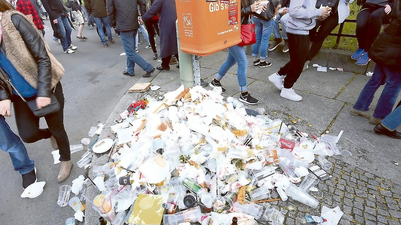 Dreck in Berlin: CDU fordert "Mülleimer-Sonderprogramm"