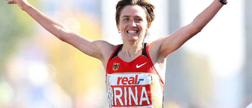 Training mit ...: Irina Mikitenko: Mutter rennt, Tochter buddelt