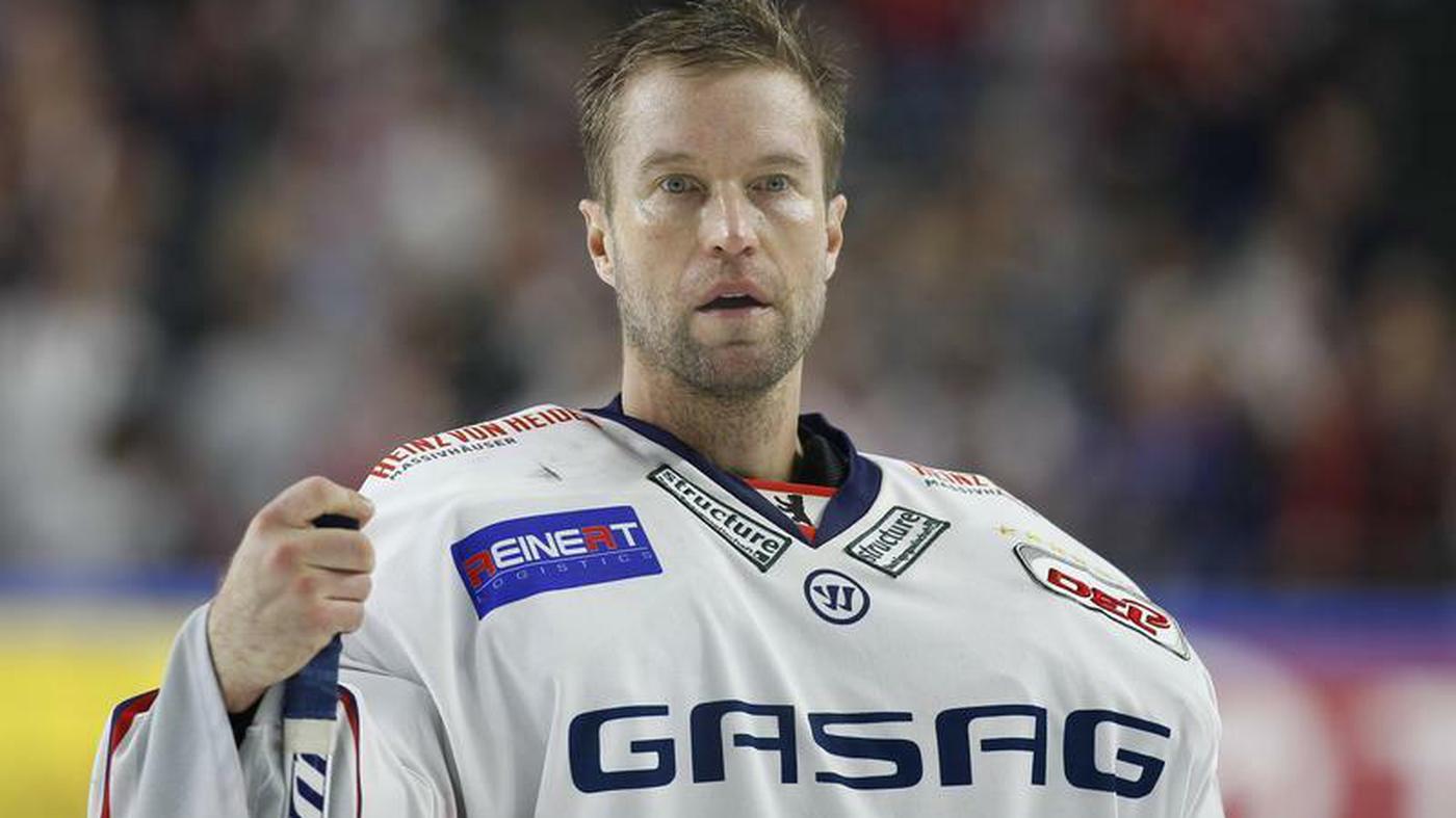 Die Eisbären und ihr Torhüter: Alter Finne