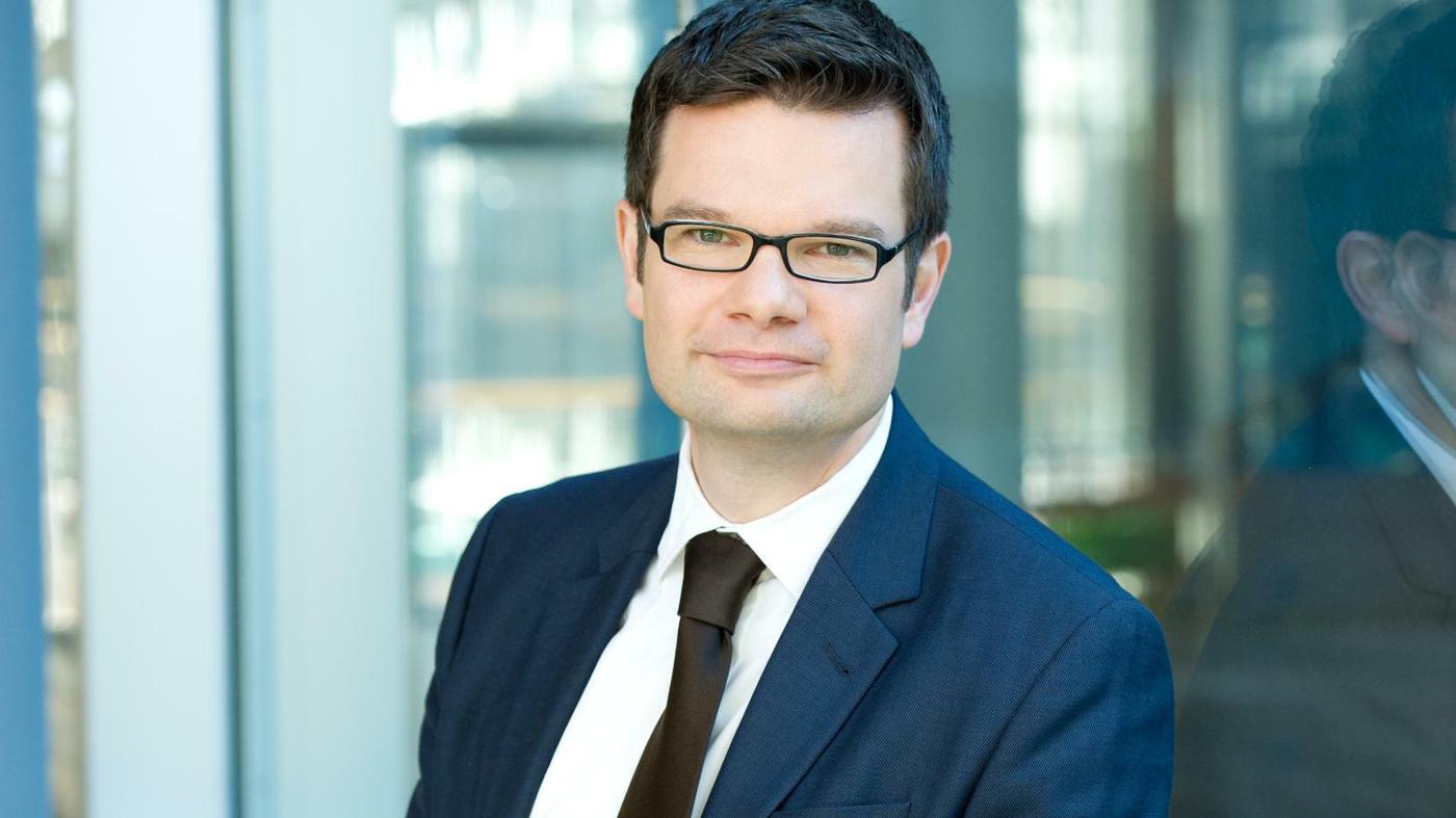 Marco Buschmann im Interview: "Die AfD will sich wieder als Opfer ...