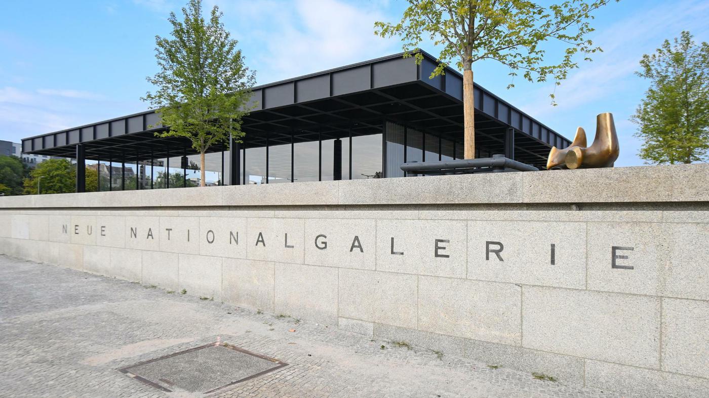Erster Publikumstag in der Neuen Nationalgalerie: Modern wird wieder ...