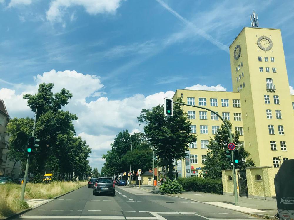Berlins Carossastraße kurz vor Umbenennung: Straßenname soll an Siemens ...
